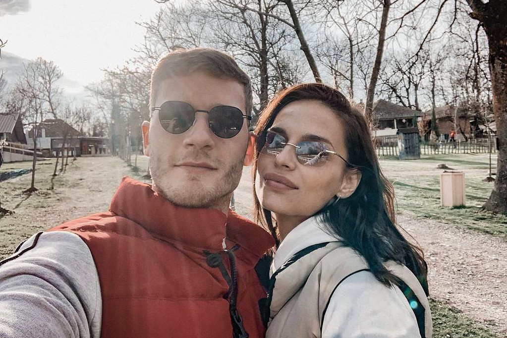 Devojka Aleksandra Radojičića pokrenula je niz lepih komentara || Hello Magazin!