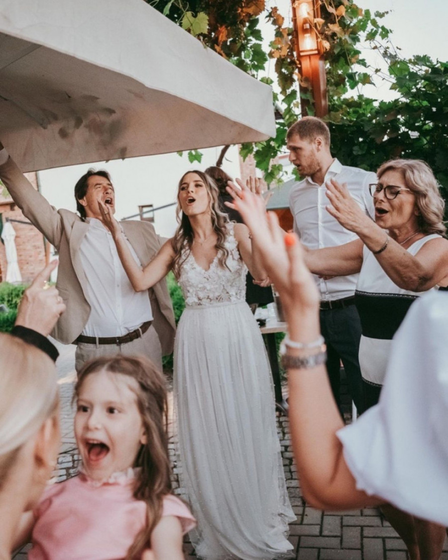 Četvoro dece izveli su na pravi put, sad je vreme da uživaju: Ovo su roditelji Petra Benčine ...